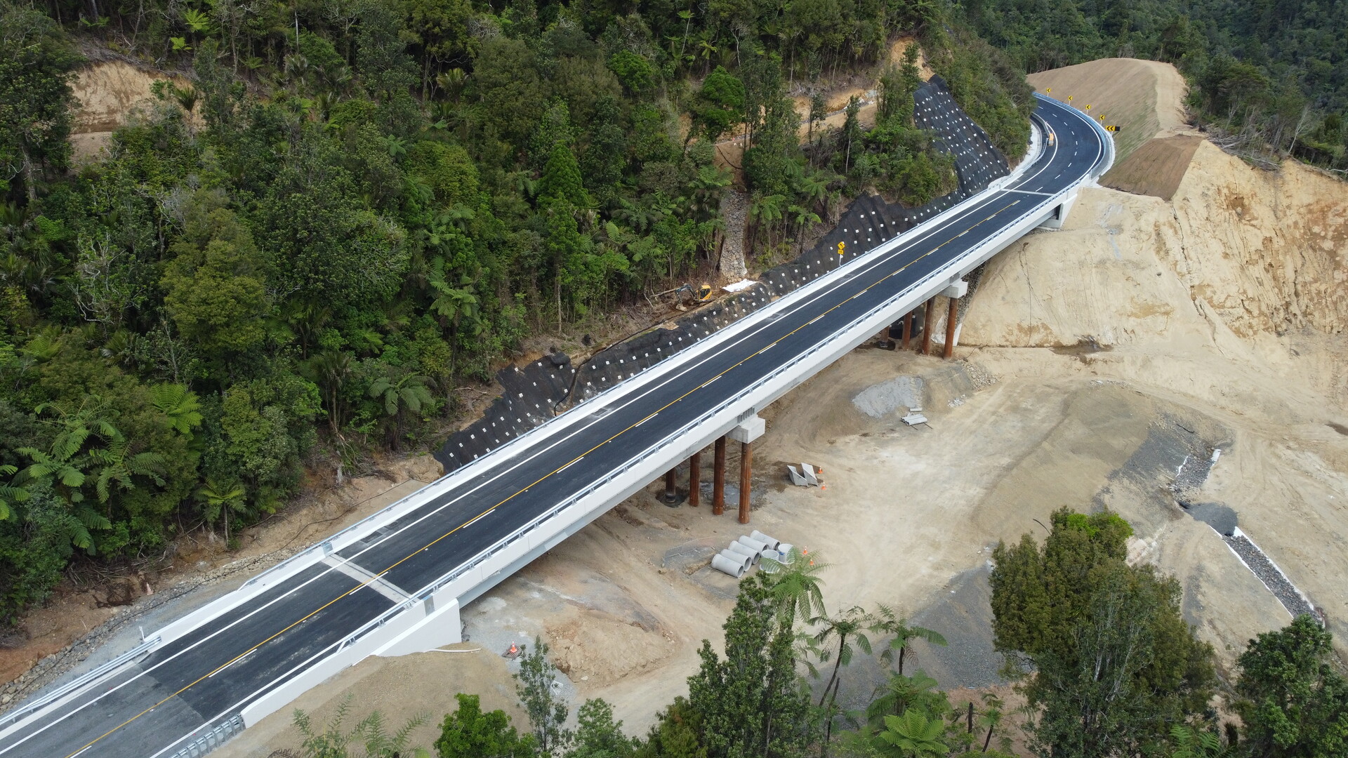 The new SH25A Taparahi bridge delivered in record time and under budget ...
