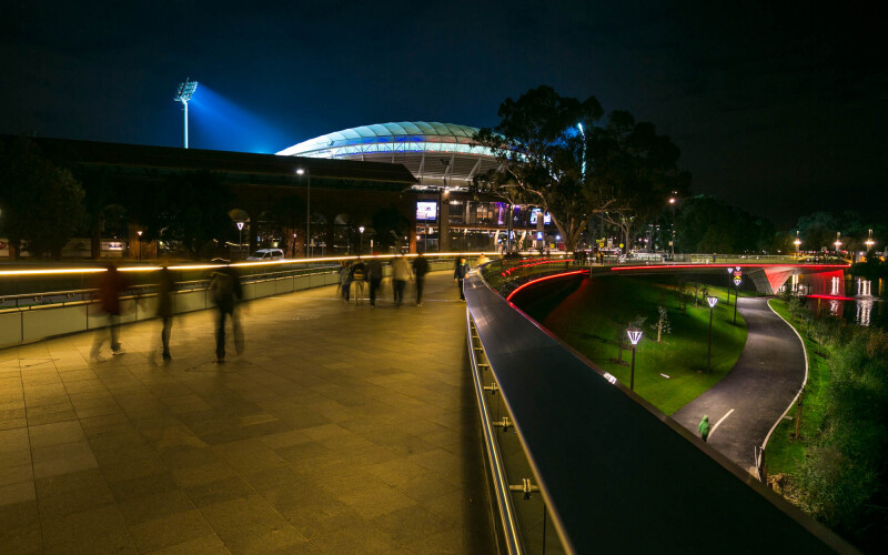 Riverbank Precinct Pedestrian Bridge - McConnell Dowell
